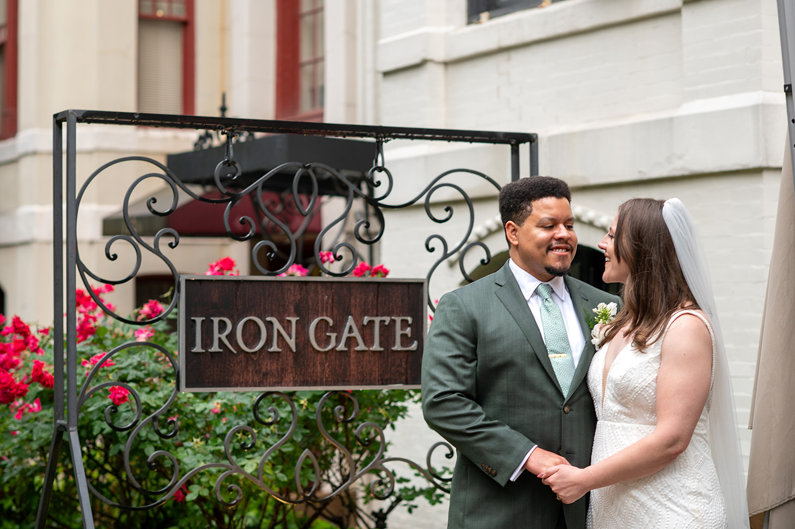 Iron gate wedding 60 photos - Astyledwedding.com